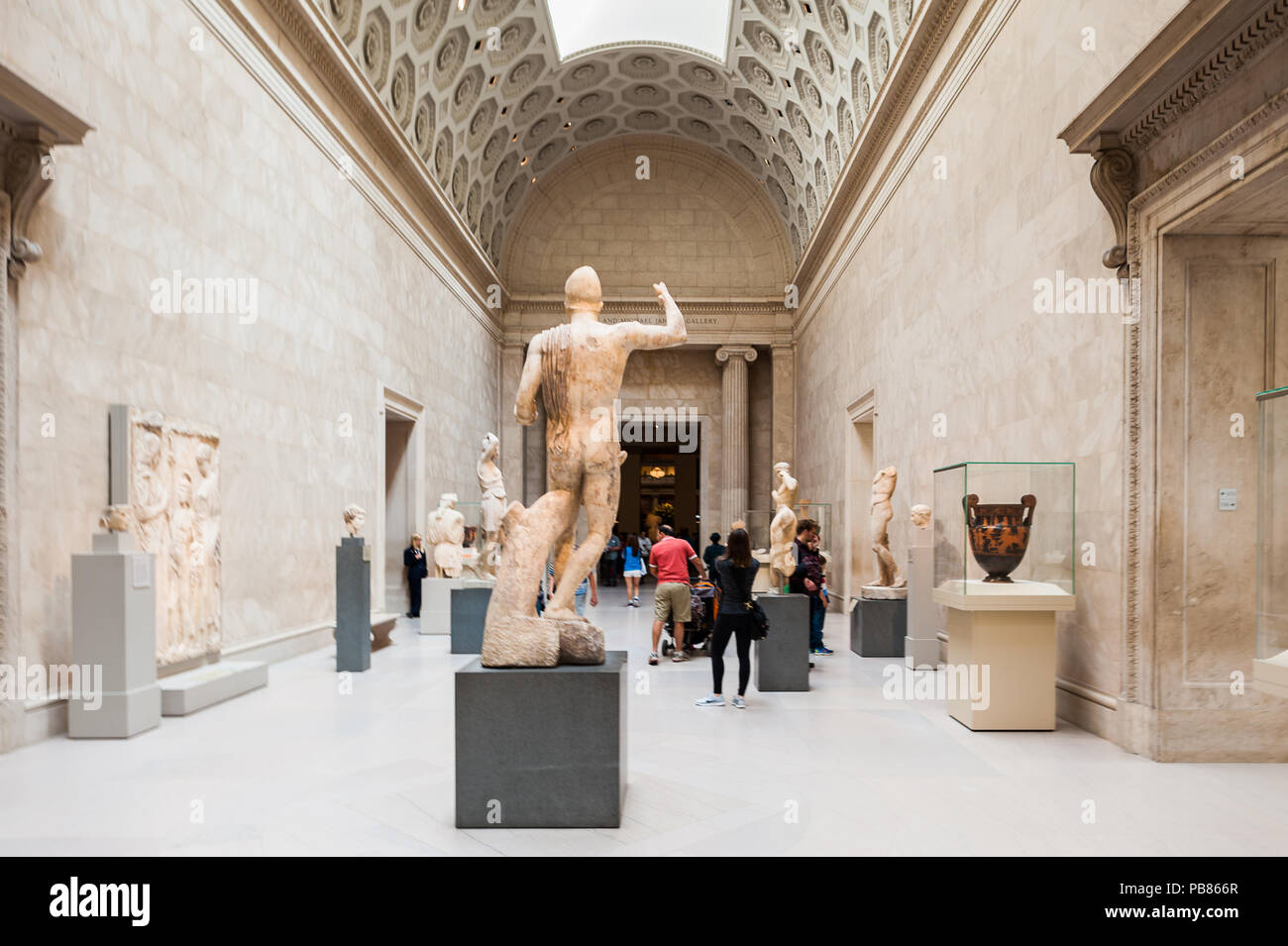NEW YORK, USA - SEP 25, 2015: Interior of the Metropolitan Museum of ...