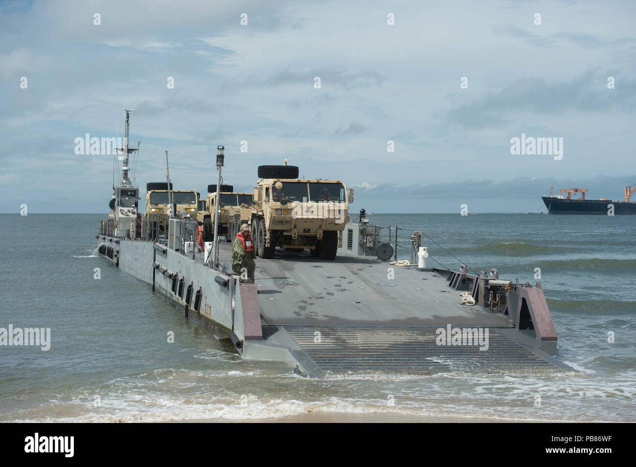 VIRGINIA BEACH, Va. (July 25, 2018) U.S. Army Oshkosh Heavy Expanded ...