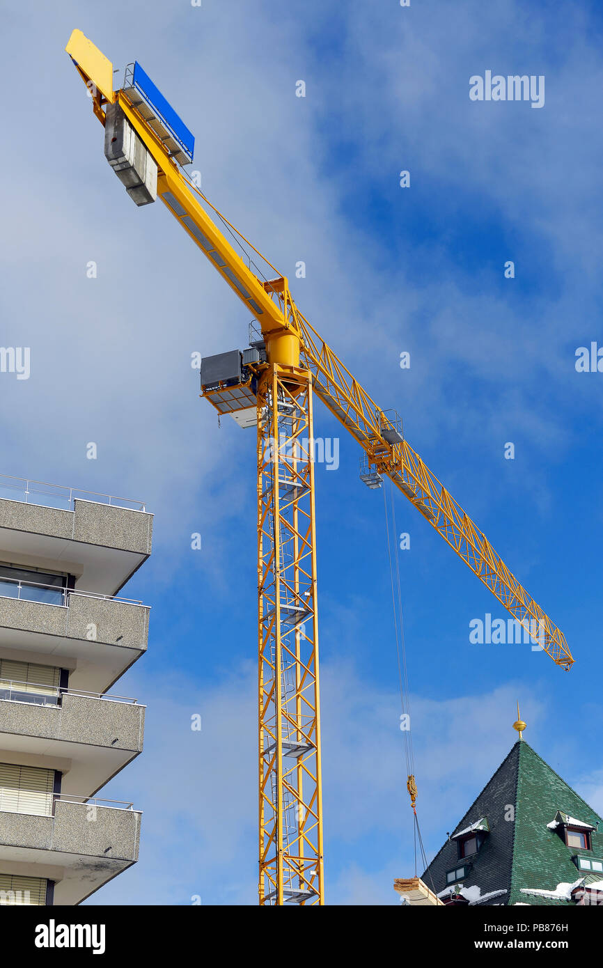 tower crane at a construction site Stock Photo - Alamy
