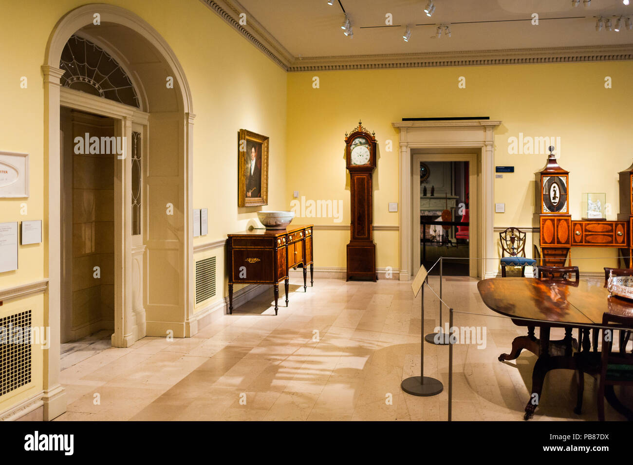 NEW YORK, USA - SEP 25, 2015: Interior of the Metropolitan Museum of ...