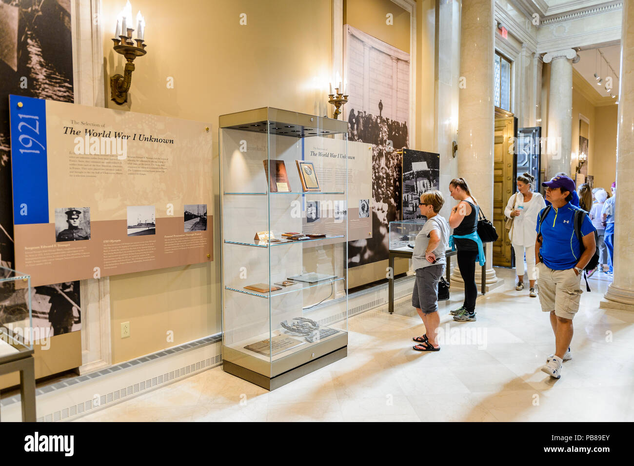 WASHINGTON DC, USA - SEP 24, 2015: Interior of the Memorial ...