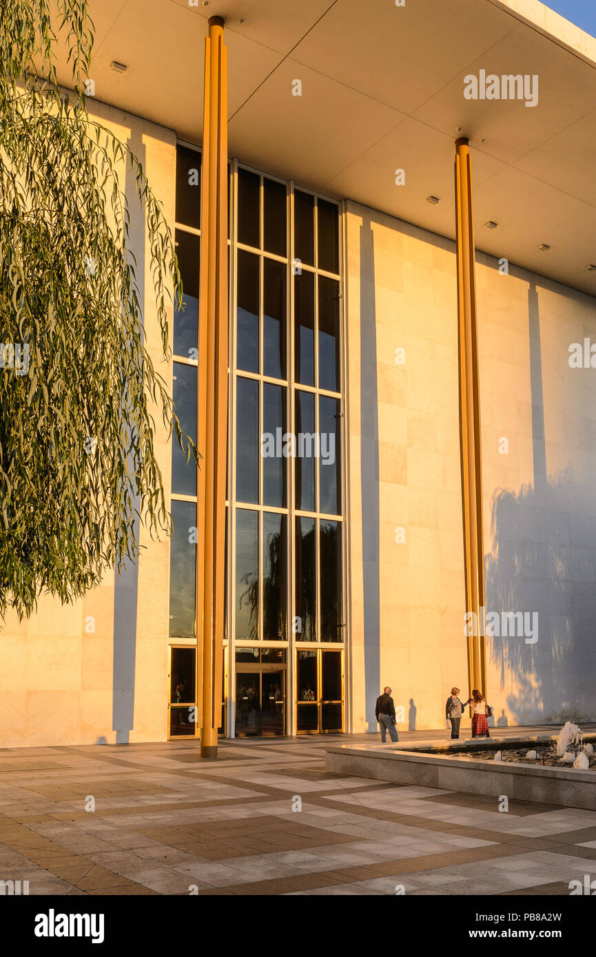 WASHINGTON, USA - SEP 24, 2015: Exterior of John F. Kennedy Center for ...