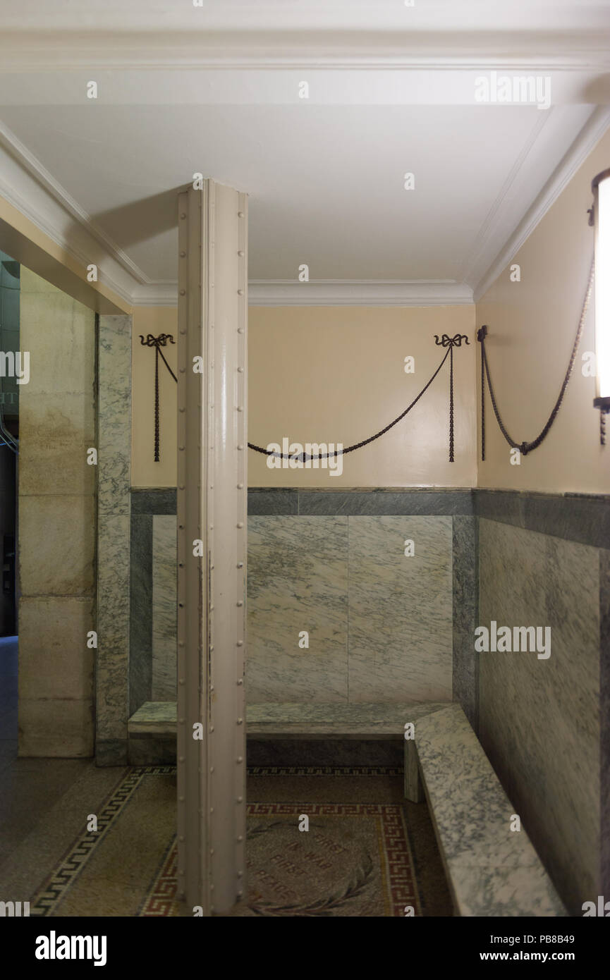 Washington monument interior hi-res stock photography and images - Alamy