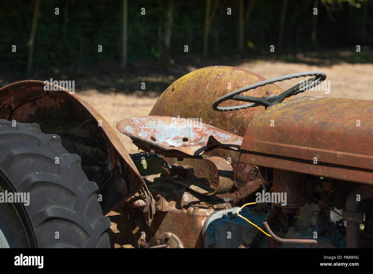 Forgotten old tractor hi-res stock photography and images - Alamy
