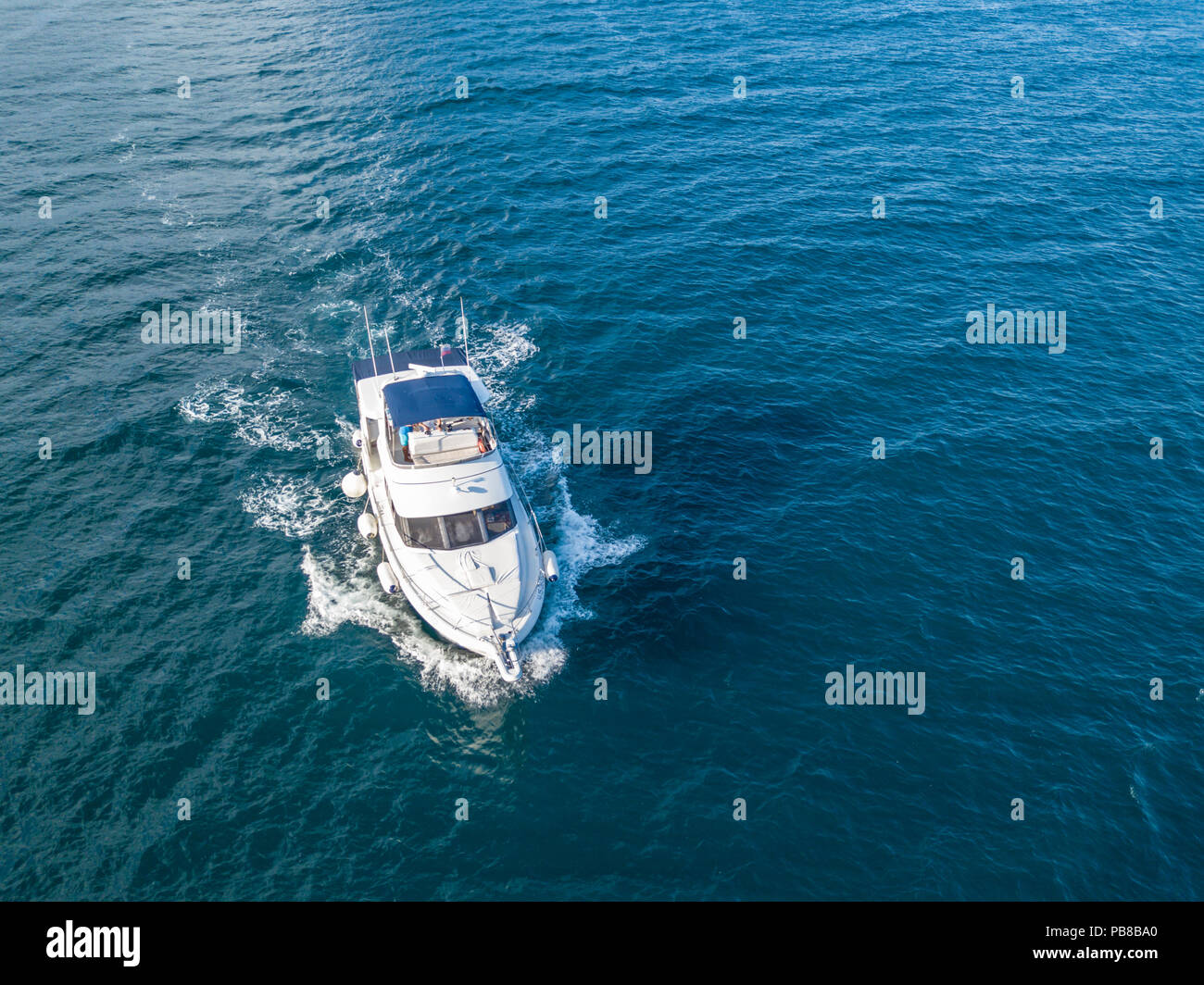 sea emergency service motor boat rescue team isolated in ocean Stock ...