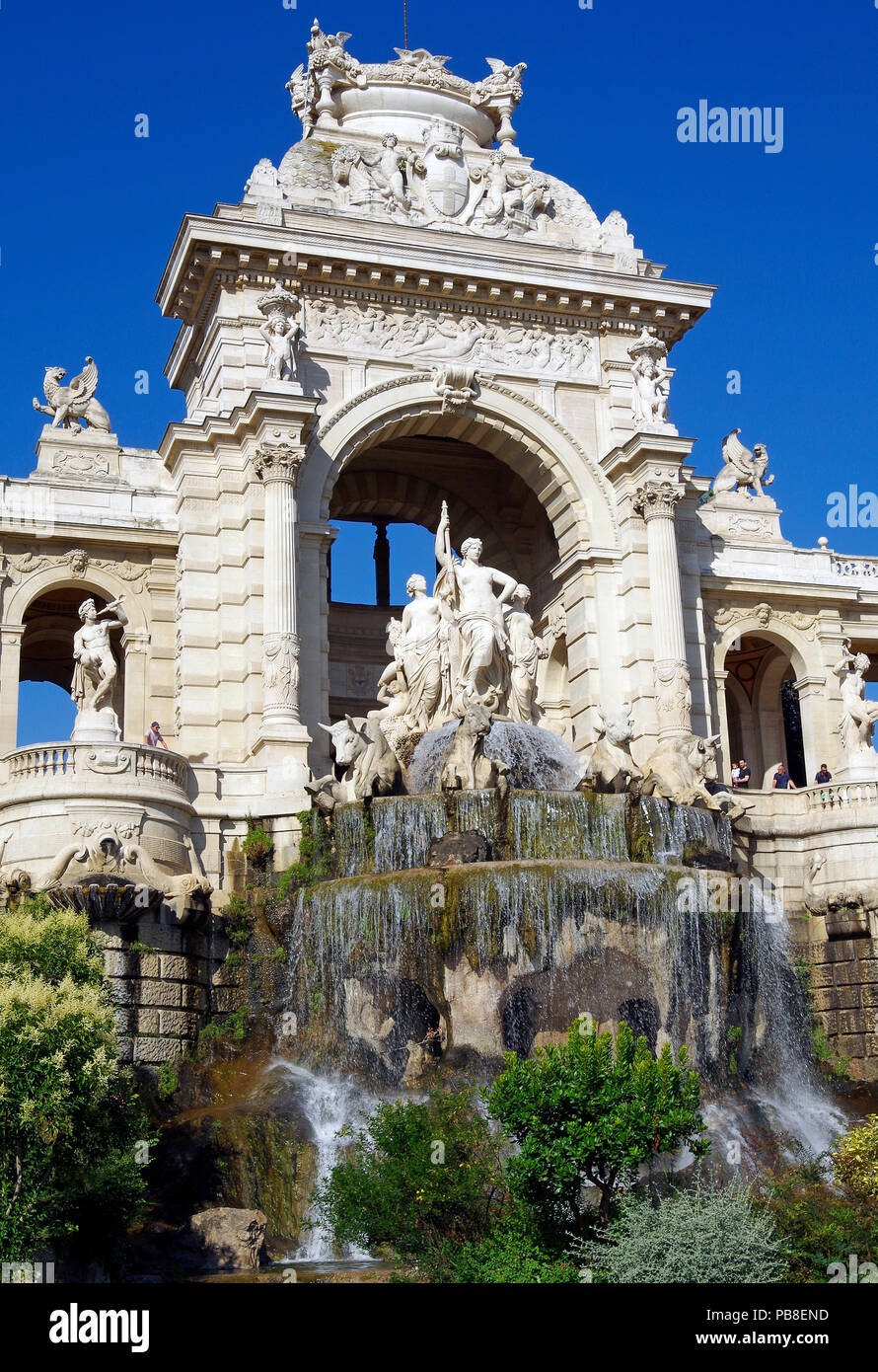 Chateau d’eau & cascade of fabulous Palais Longchamp in Marseille ...