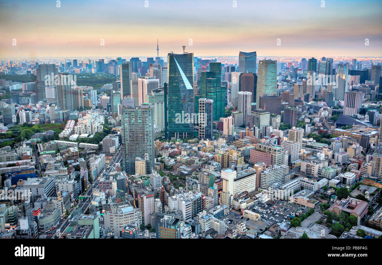 Shimbashi and marunouchi area hi-res stock photography and images - Alamy