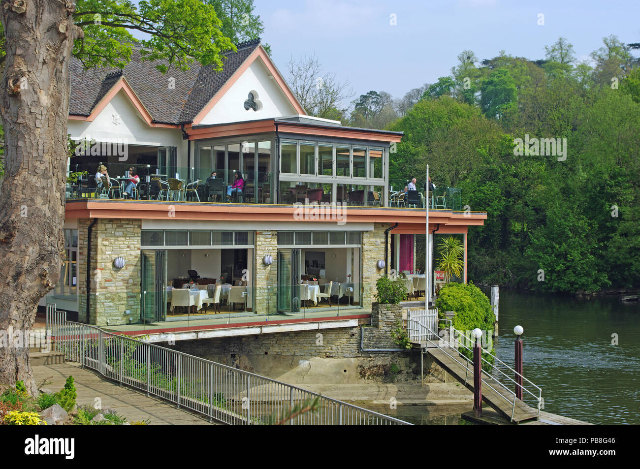 Boulters Lock, Restaurant, River Thames, Maidenhead, Birkshire Stock ...