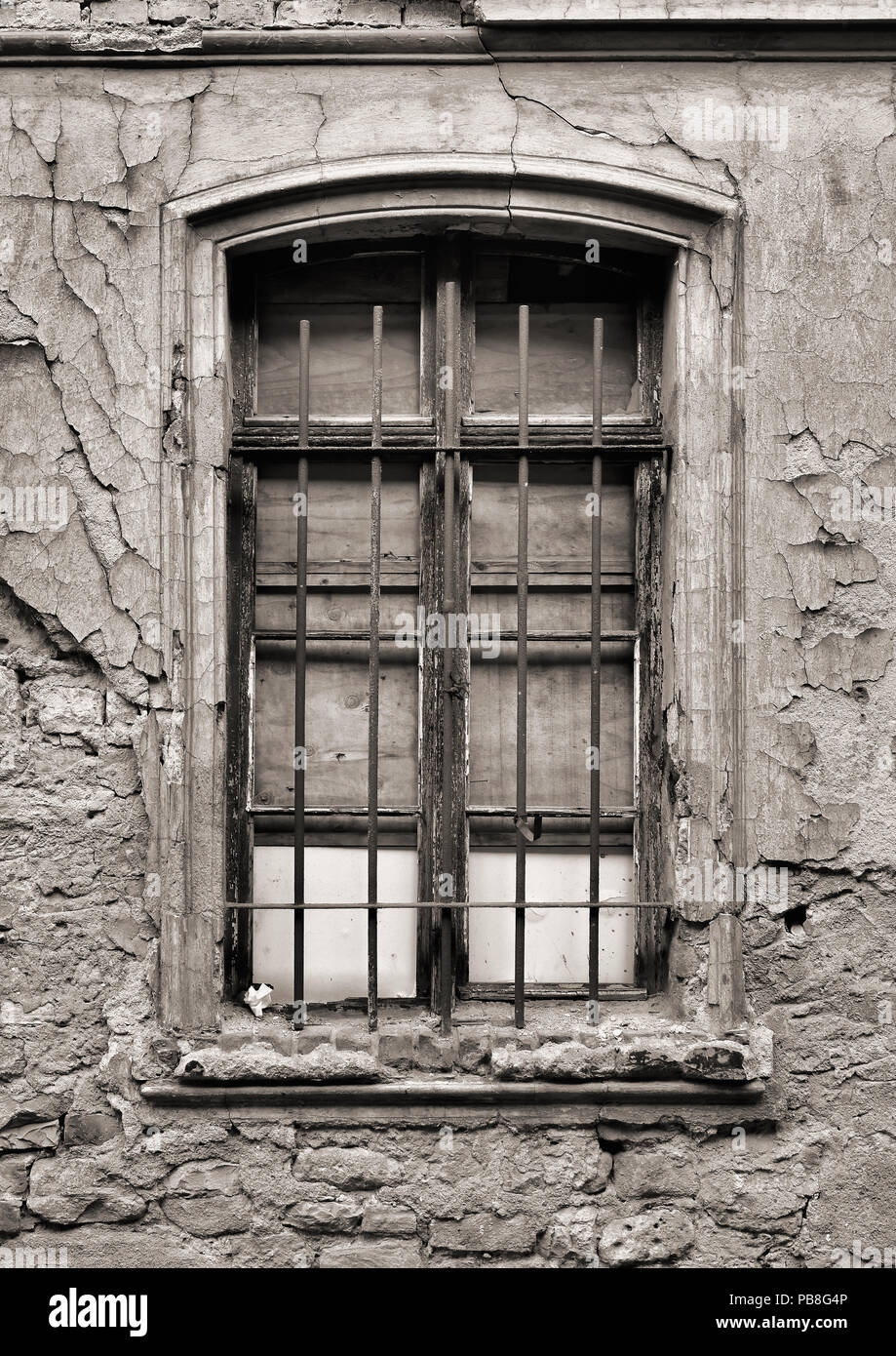 Historical building deterioration hi-res stock photography and images ...