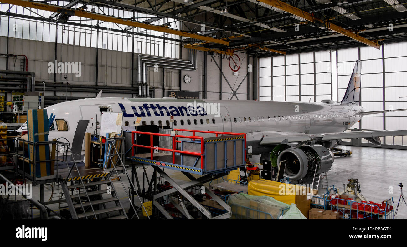 Airbus a321 interior hi-res stock photography and images - Alamy