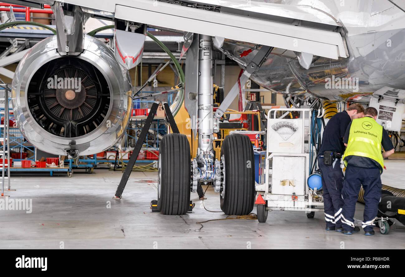 Hamburg, Germany. 09th July, 2018. The Airbus A321 Neustadt a.d ...