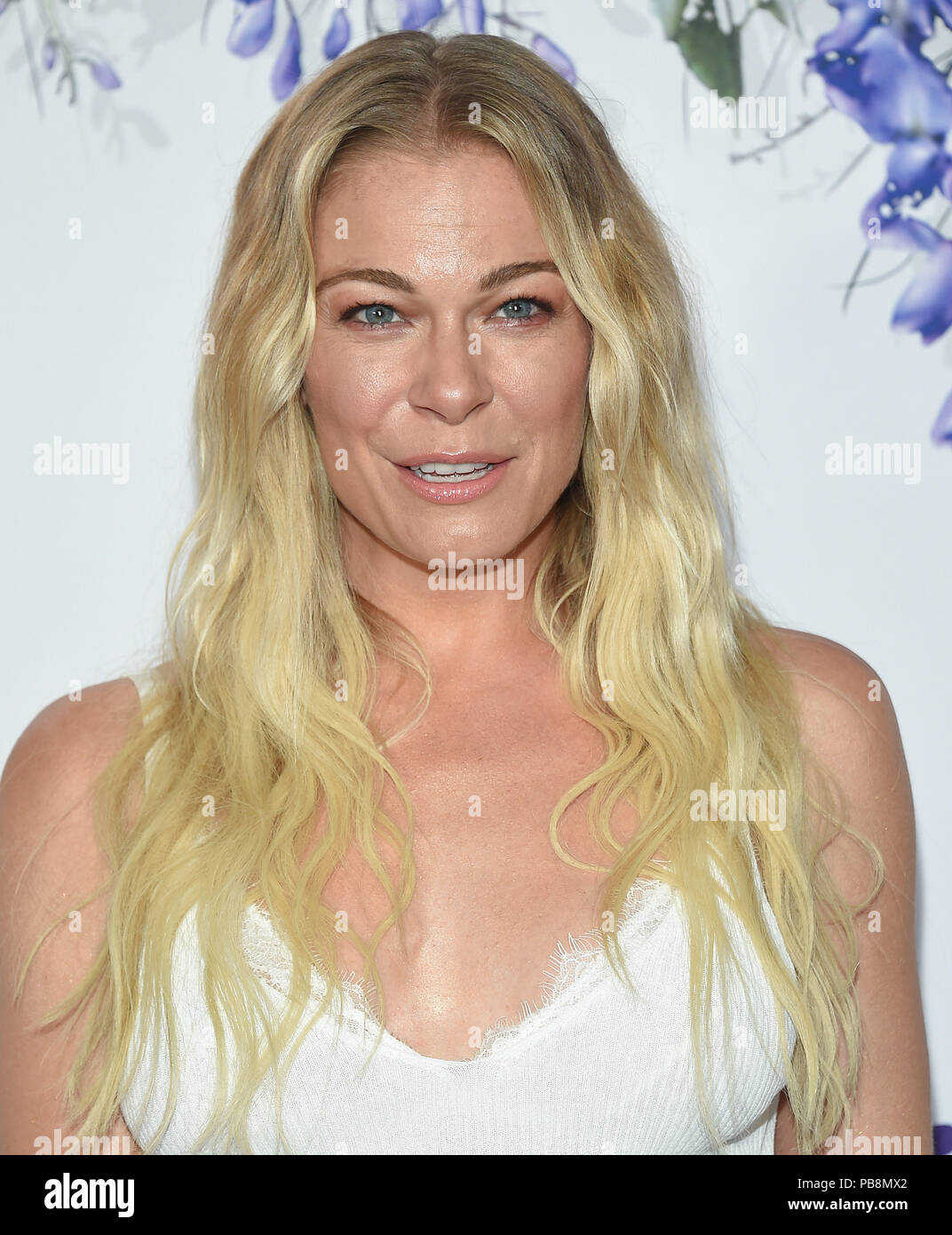 Amy Hallmark's Instagram, Twitter & Facebook on IDCrawl