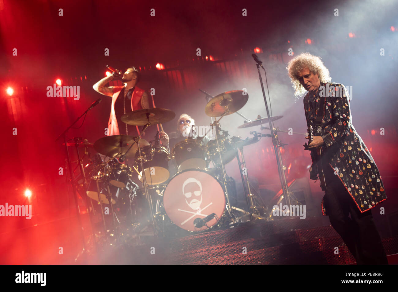 19/Queen Adam Lambert, singer Adam Lambert, drummer Roger Taylor ...