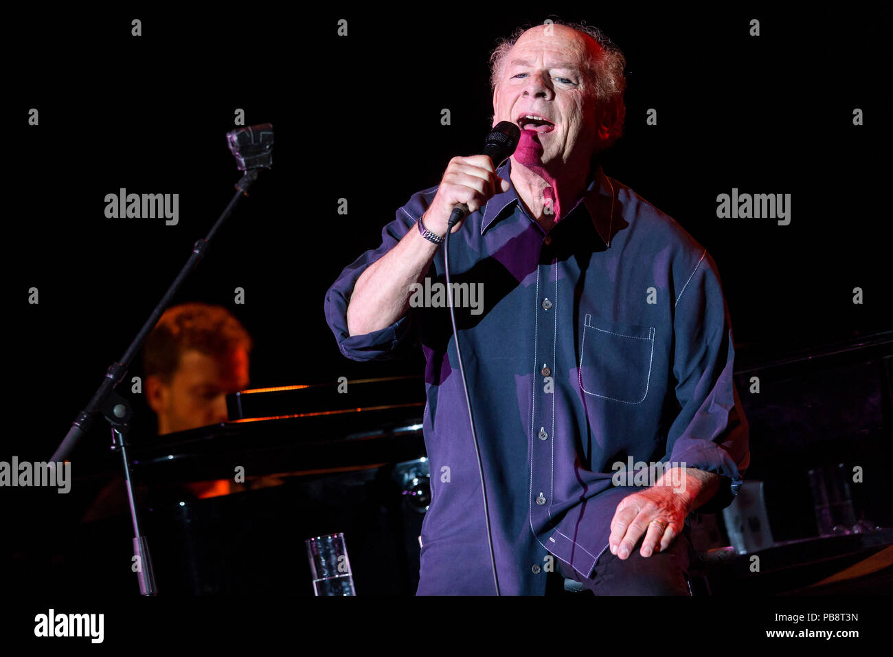 Arthur ira garfunkel hi-res stock photography and images - Alamy