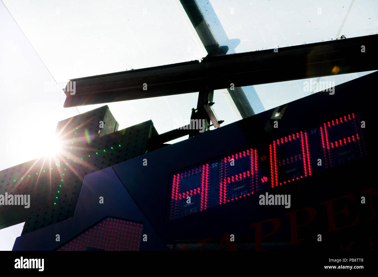42 degrees hi-res stock photography and images - Alamy