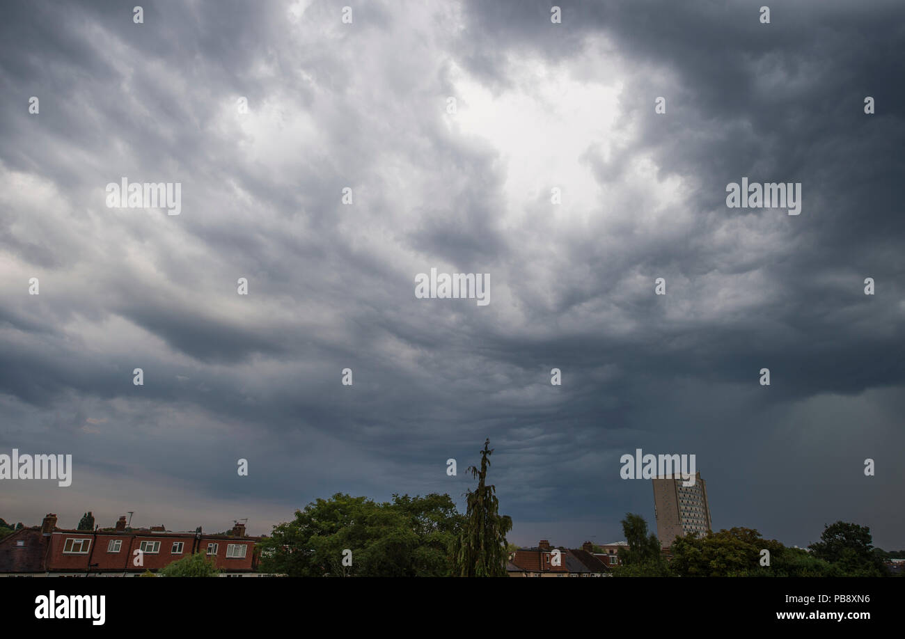 Rain and thunderstorms london hi-res stock photography and images - Alamy