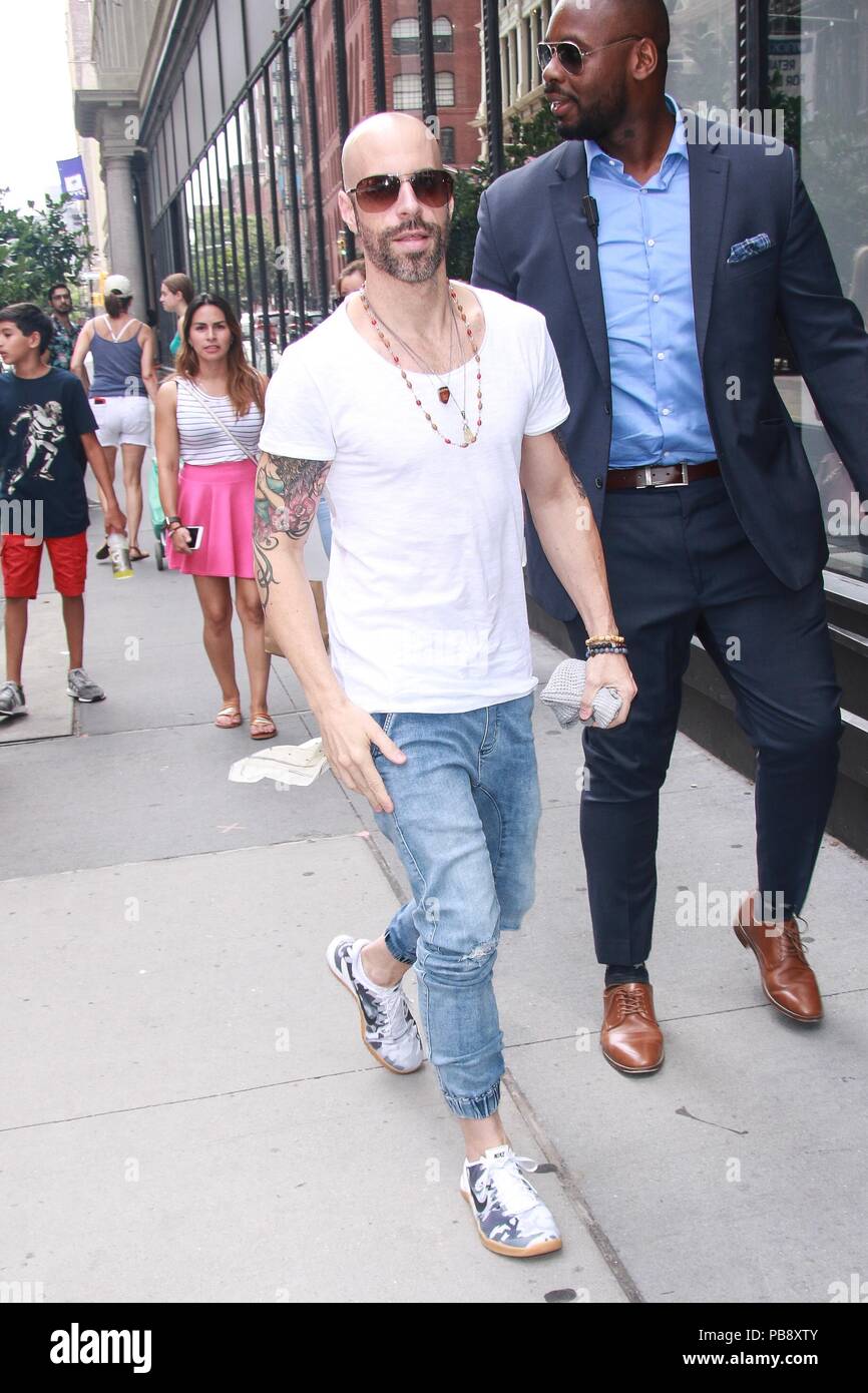 Chris Daughtry Stock Photos & Chris Daughtry Stock Images - Alamy