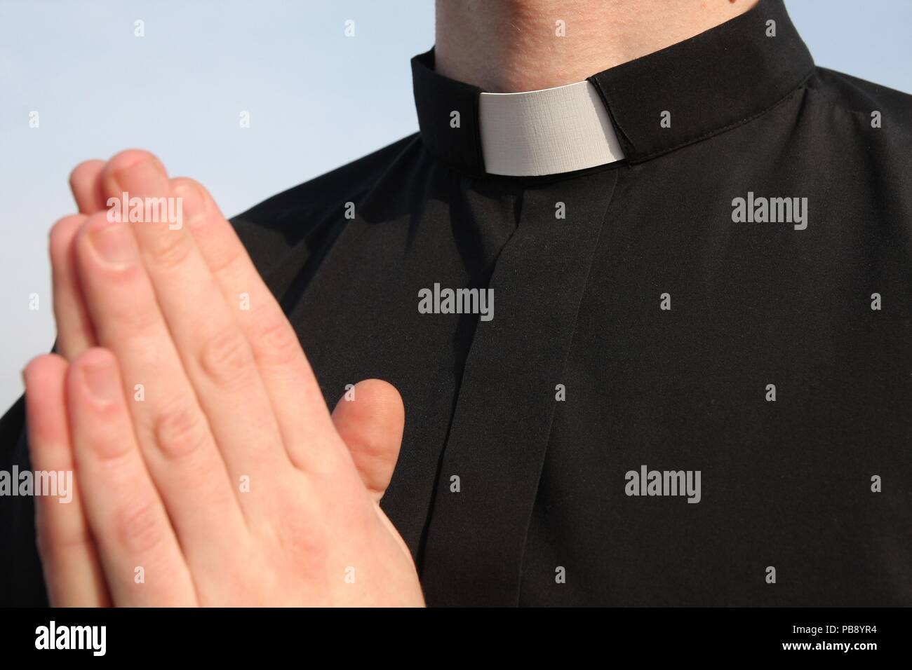 Clergy hands hi-res stock photography and images - Alamy