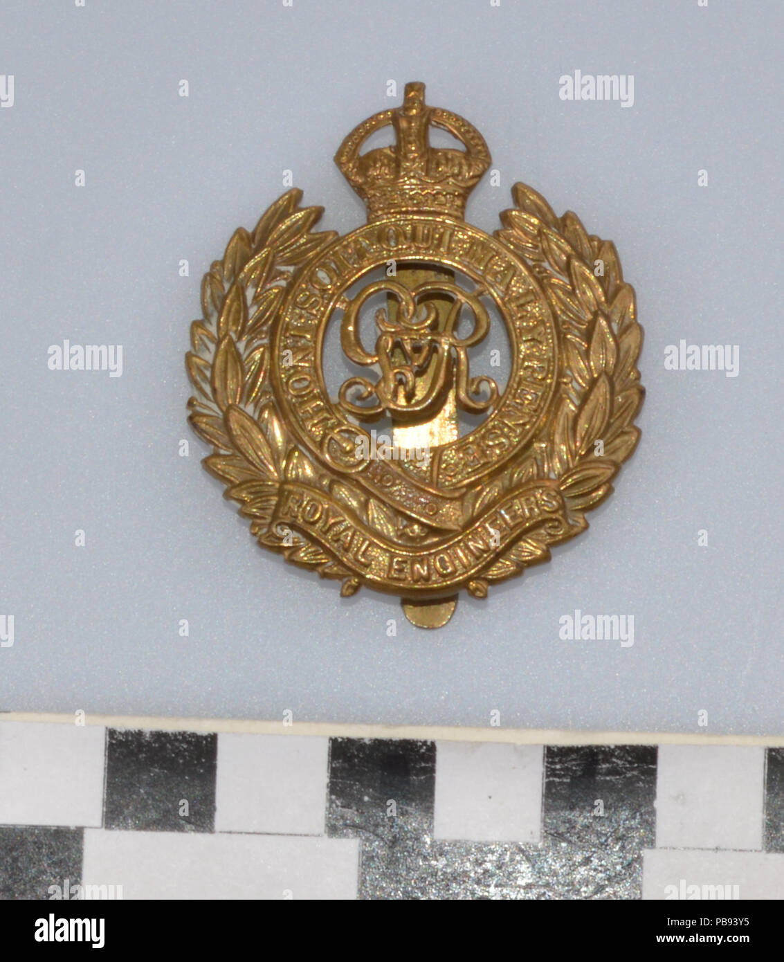 Royal engineers badge hi-res stock photography and images - Alamy