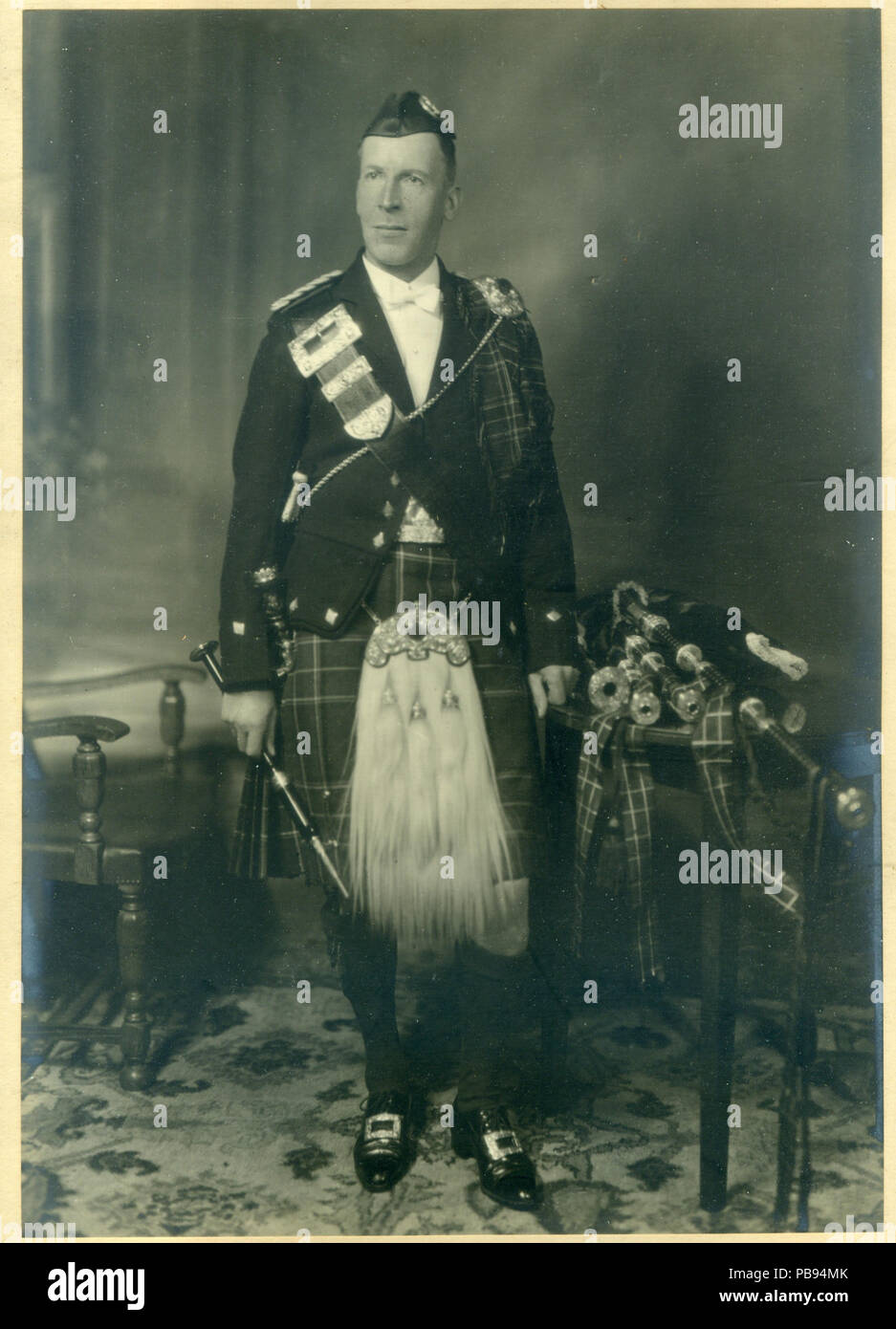 1198 Pipe Major John Grant c. 1911 in full regalia Stock Photo - Alamy