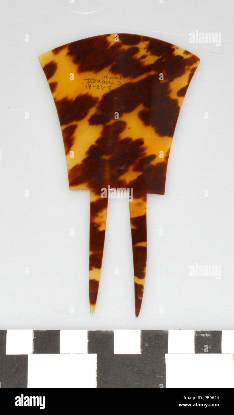Tortoise shell comb hi-res stock photography and images - Alamy