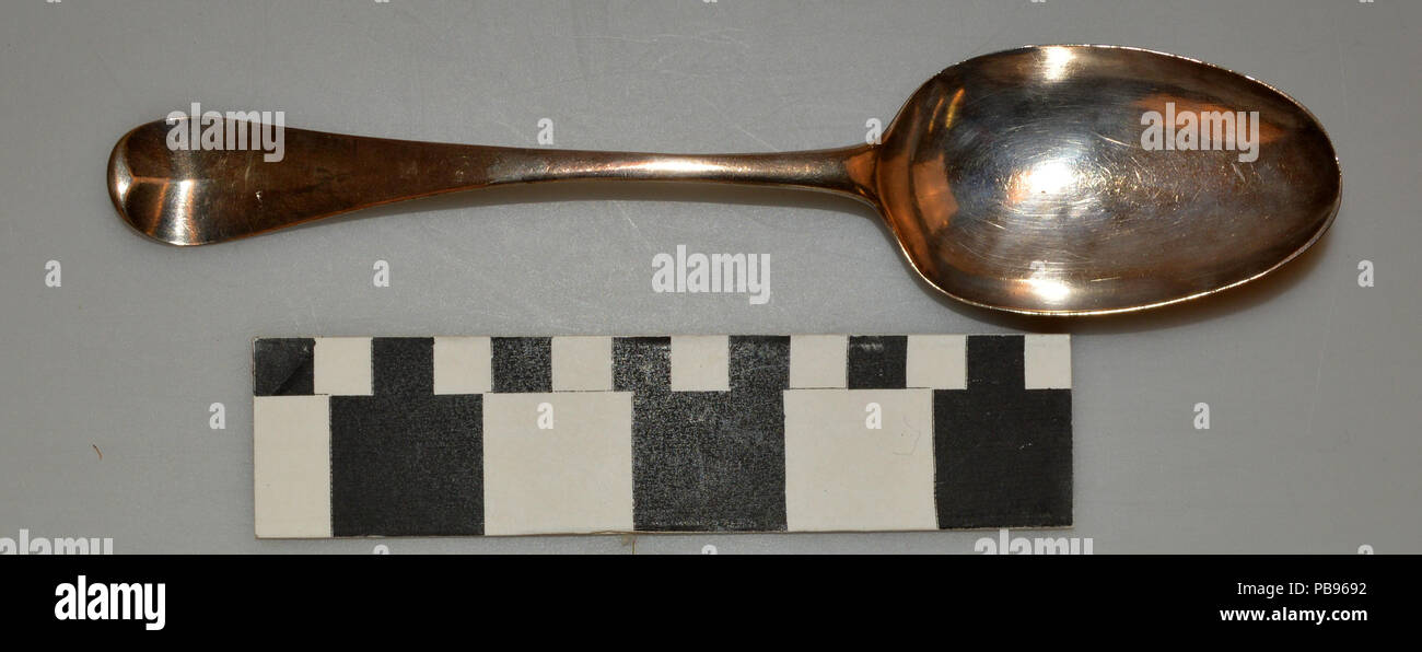 Silver table item hi-res stock photography and images - Alamy