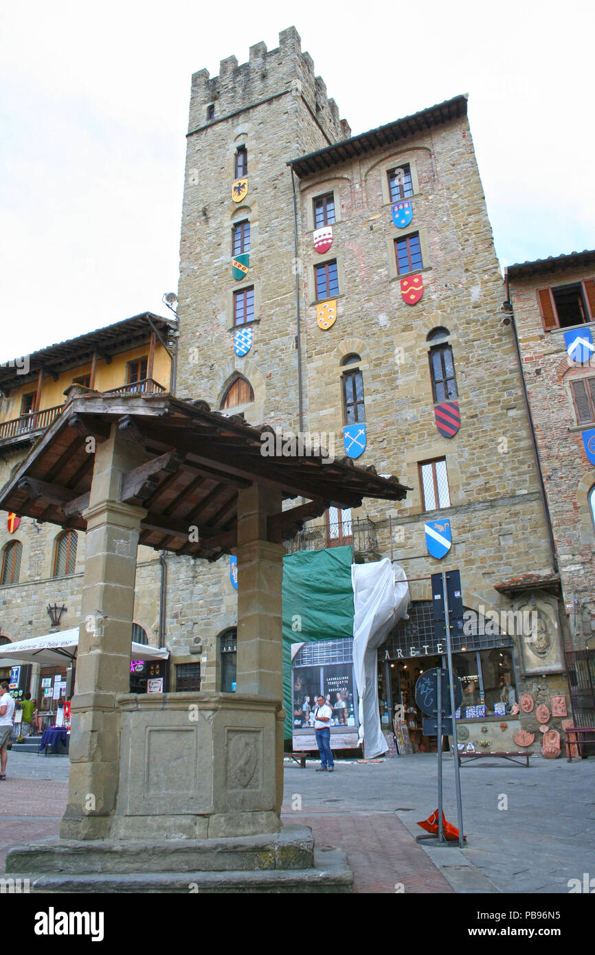 At Arezzo - Italy - On 08/01/2018 - Medieval buildings in Piazza Grande ...