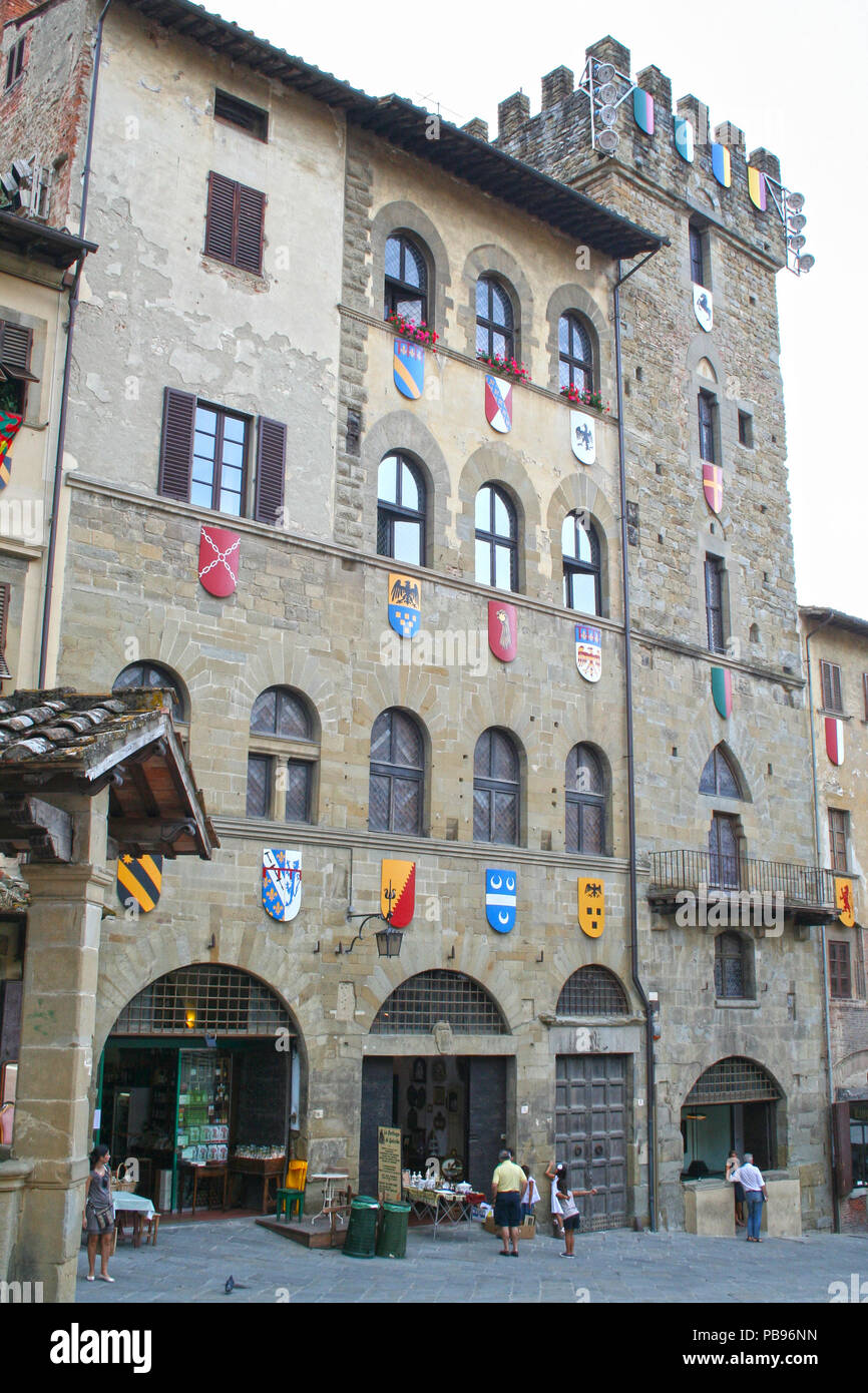 At Arezzo - Italy - On 08/01/2018 - Medieval buildings in Piazza Grande ...
