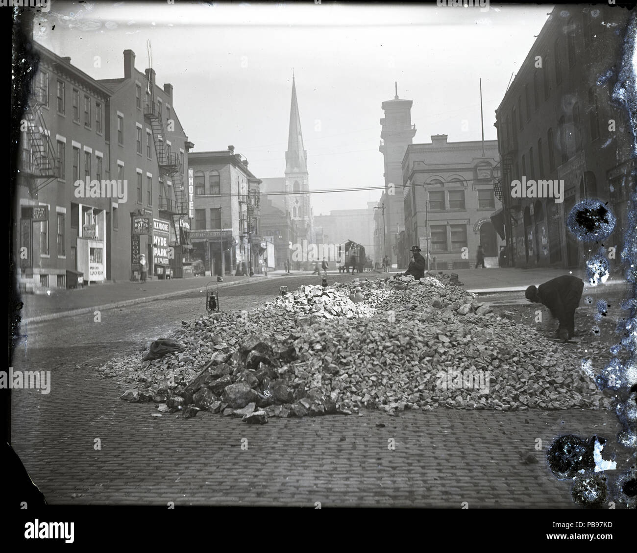 Pile of rubble hi-res stock photography and images - Alamy