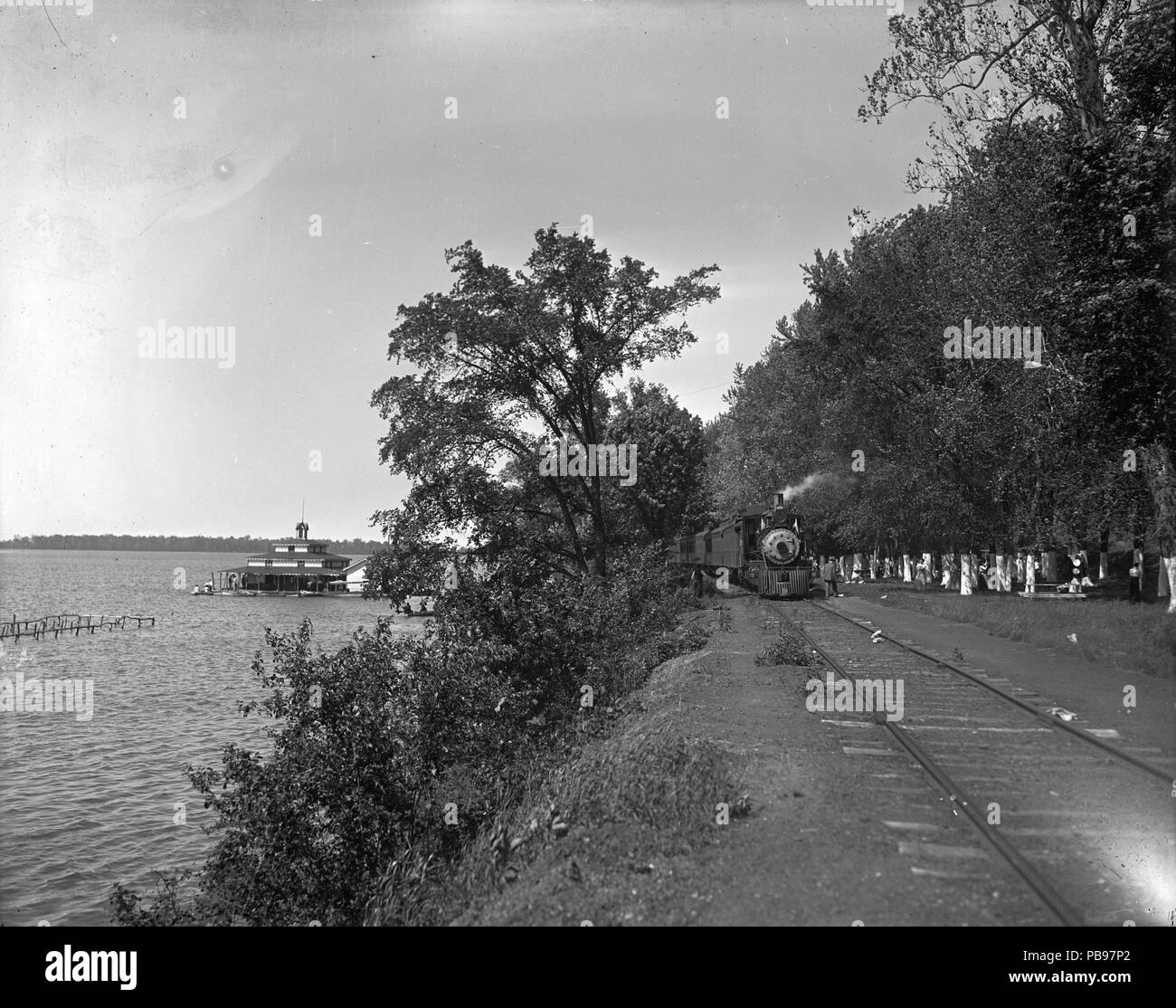 Running alongside Black and White Stock Photos & Images - Alamy