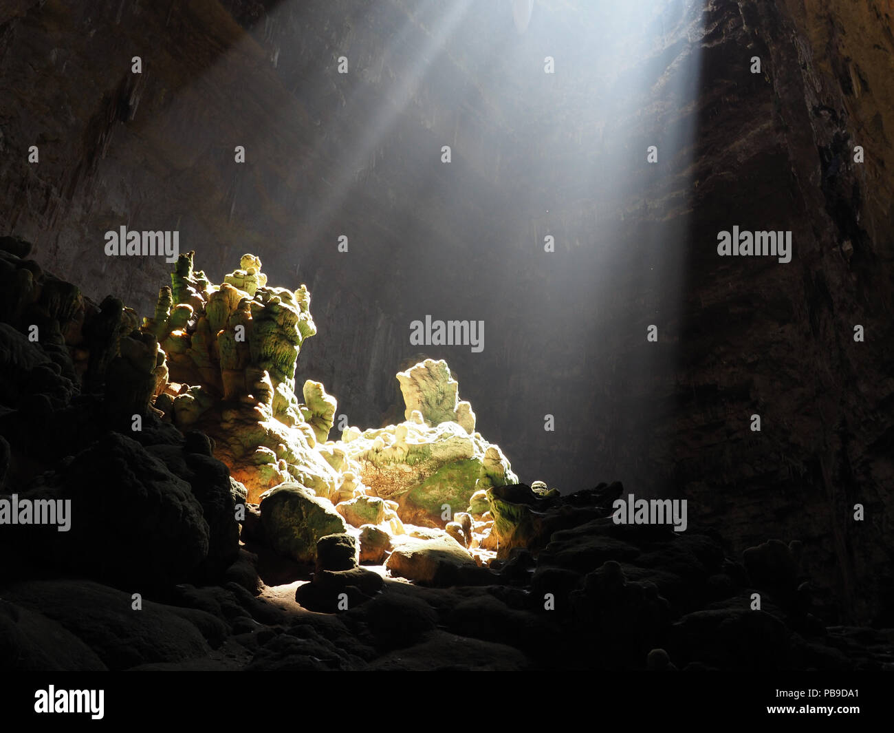 Light falling in the cave Grotte di Castellana, Castellana Grotte, Bari ...