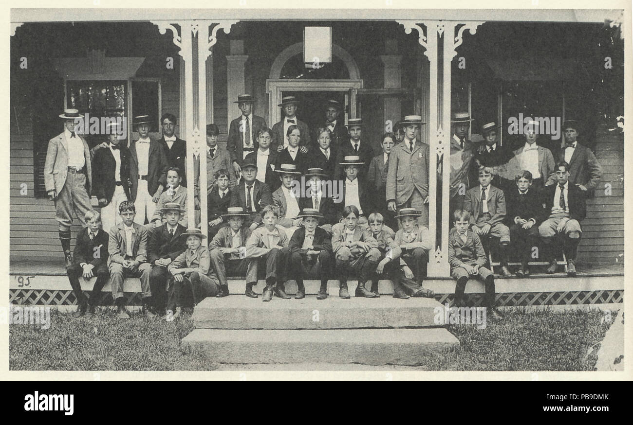 Pomfret school hi-res stock photography and images - Alamy