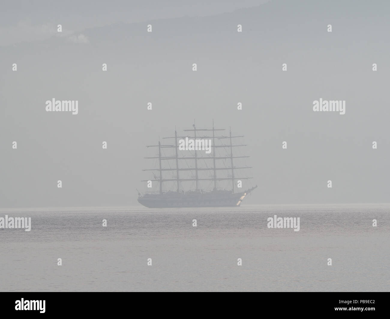 Sailing ship mist hi-res stock photography and images - Alamy