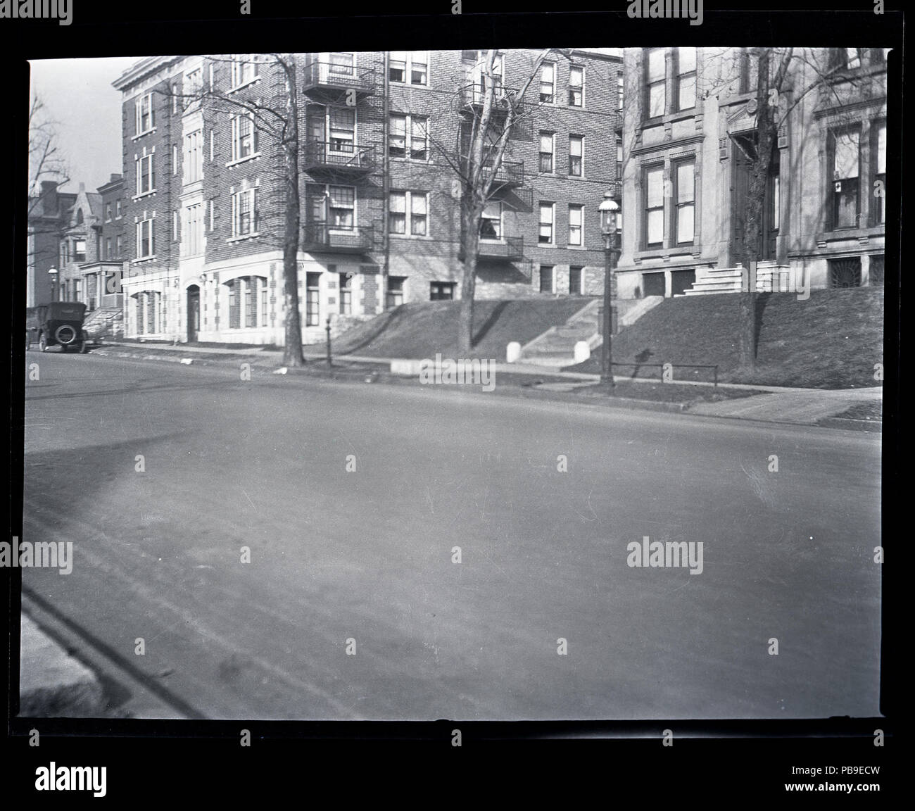 765 Homes and an apartment building on the 4000 block of Washington ...