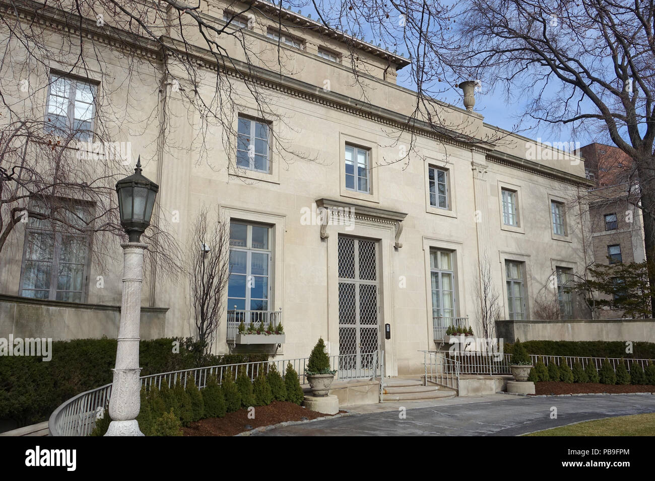 727 house hi-res stock photography and images - Alamy