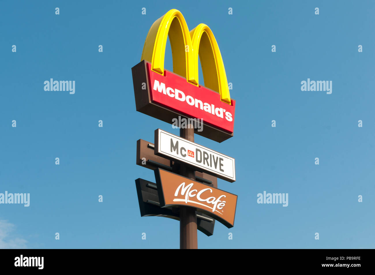 SARZANA, ITALY - JULY 26, 2018 - Pole with the mcdonalds fast food ...