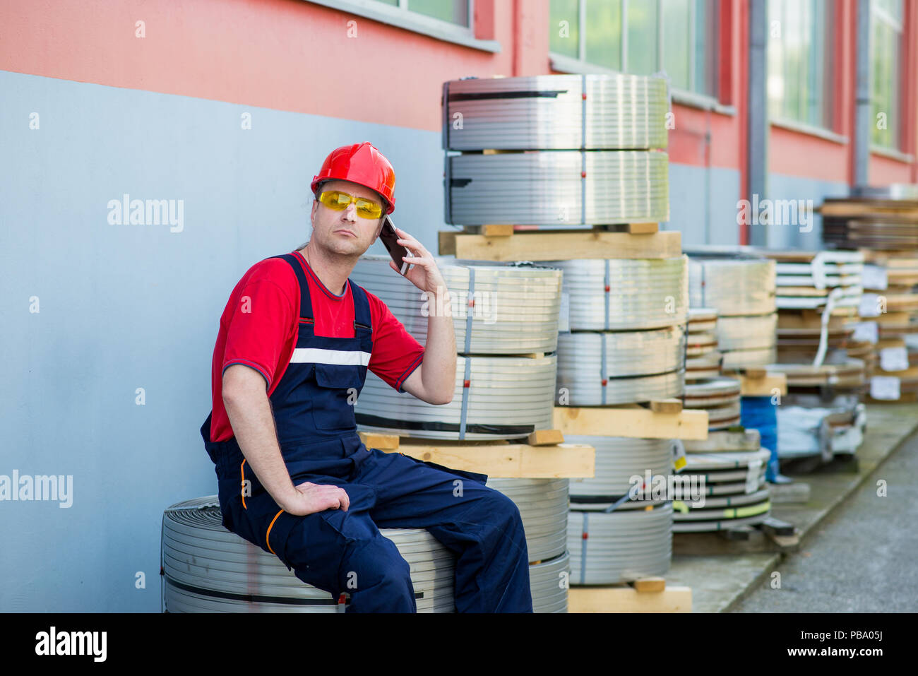 Mobile worker hi-res stock photography and images - Alamy