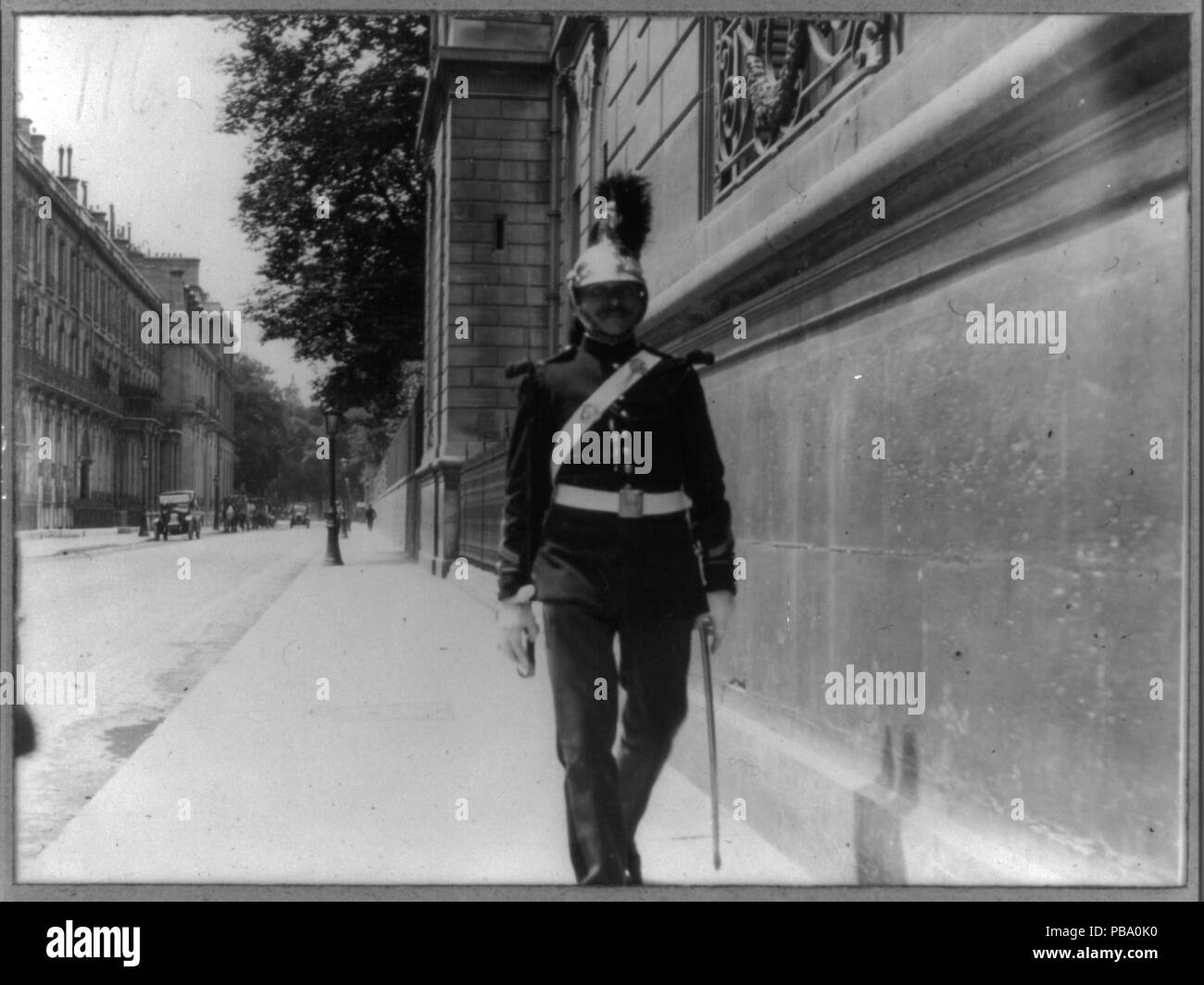 Paris history archive hi-res stock photography and images - Alamy