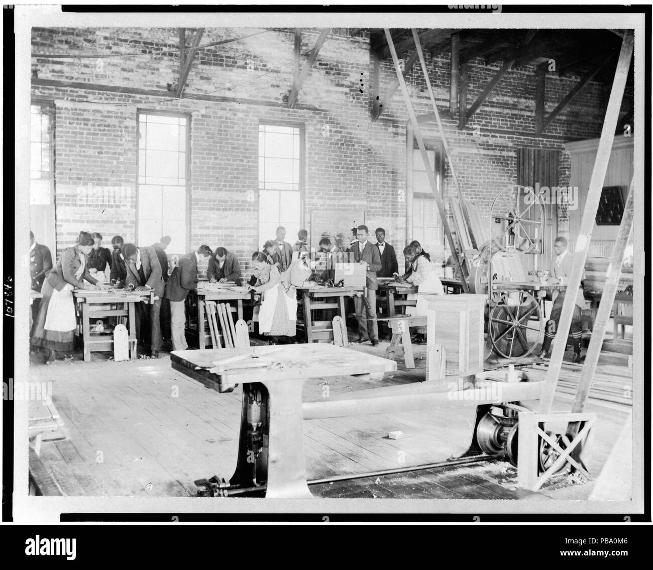Training african vocational Black and White Stock Photos & Images - Alamy