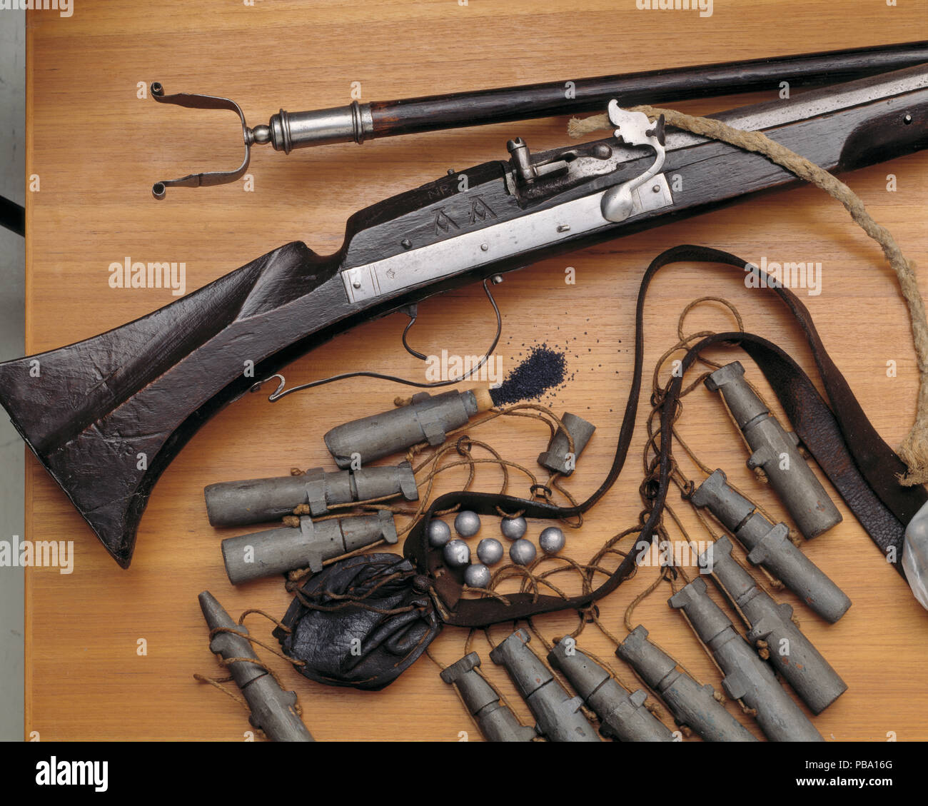 Matchlock musket hi-res stock photography and images - Alamy