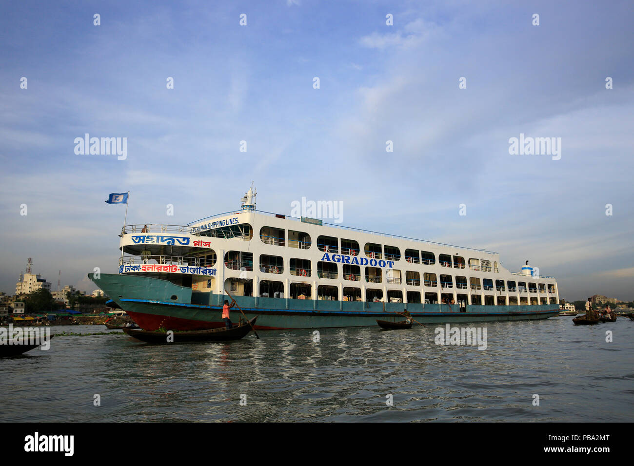 Passenger launch on the Buriganga River in Dhaka, Bangladesh Stock ...
