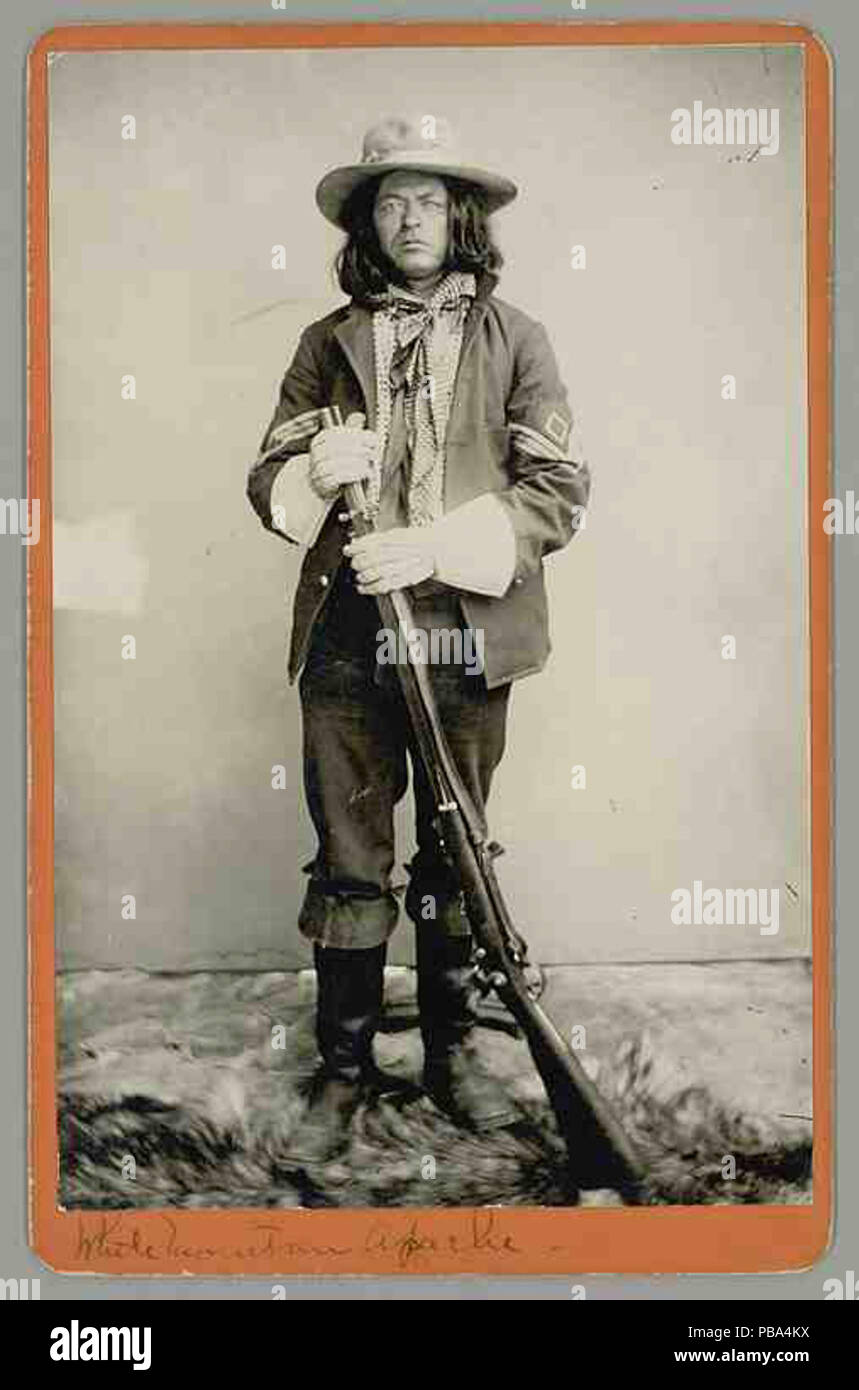 Apache indian hi-res stock photography and images - Alamy