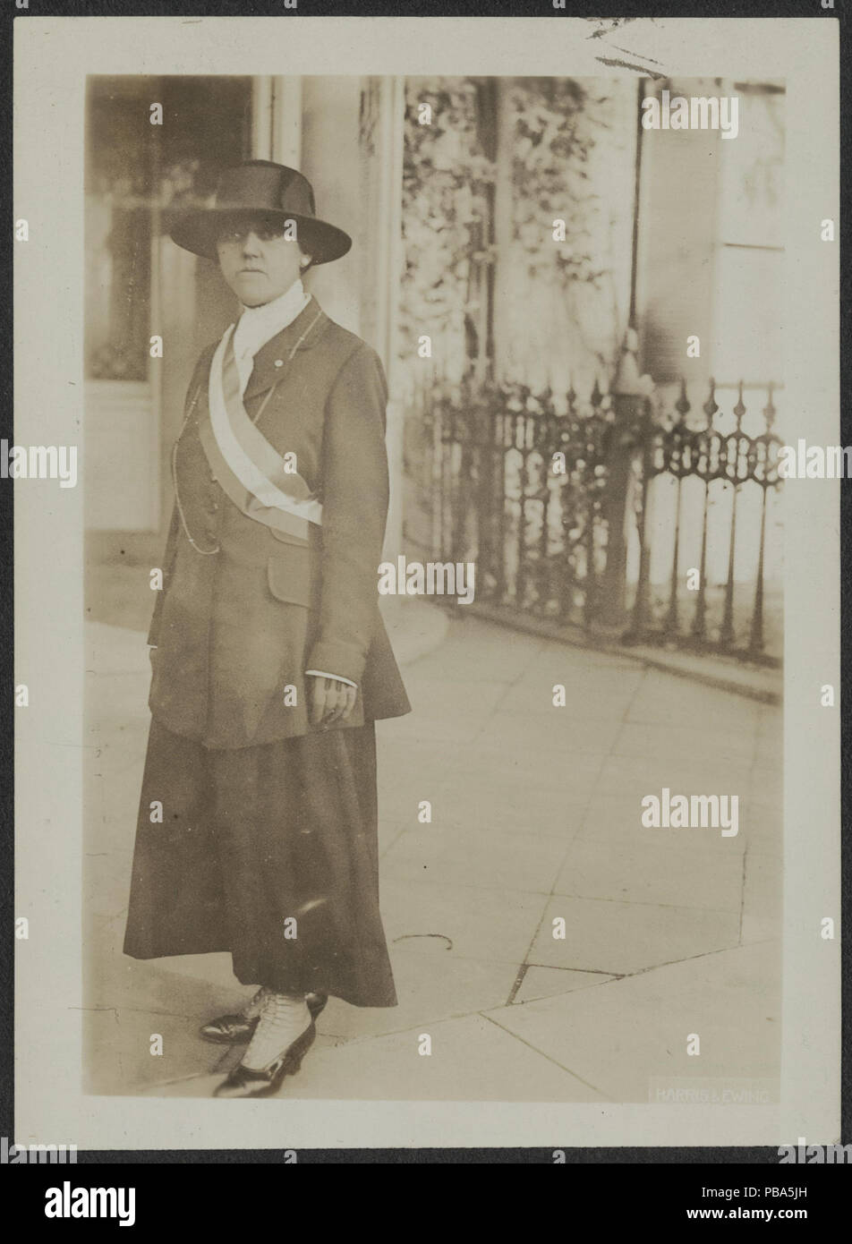 1049 Miss Minnie Hennessy 152004v Stock Photo - Alamy