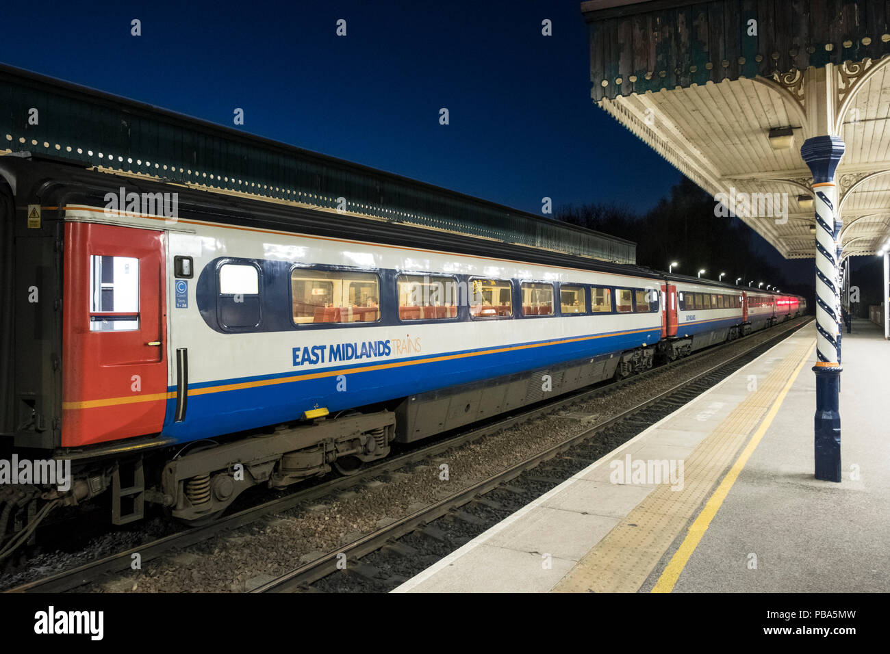 English train stations hi-res stock photography and images - Alamy