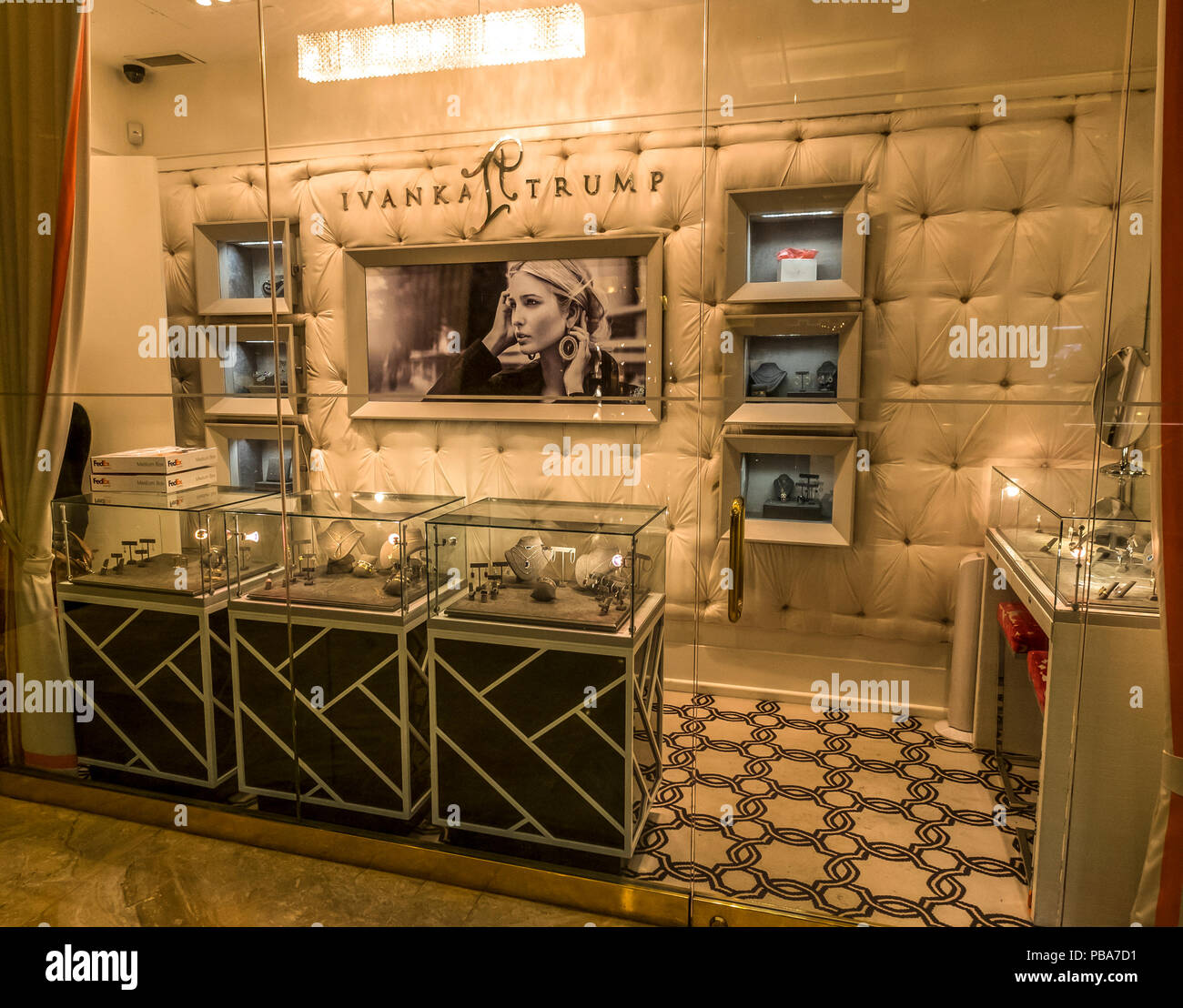 Ivanka trump 2018 hi-res stock photography and images - Alamy