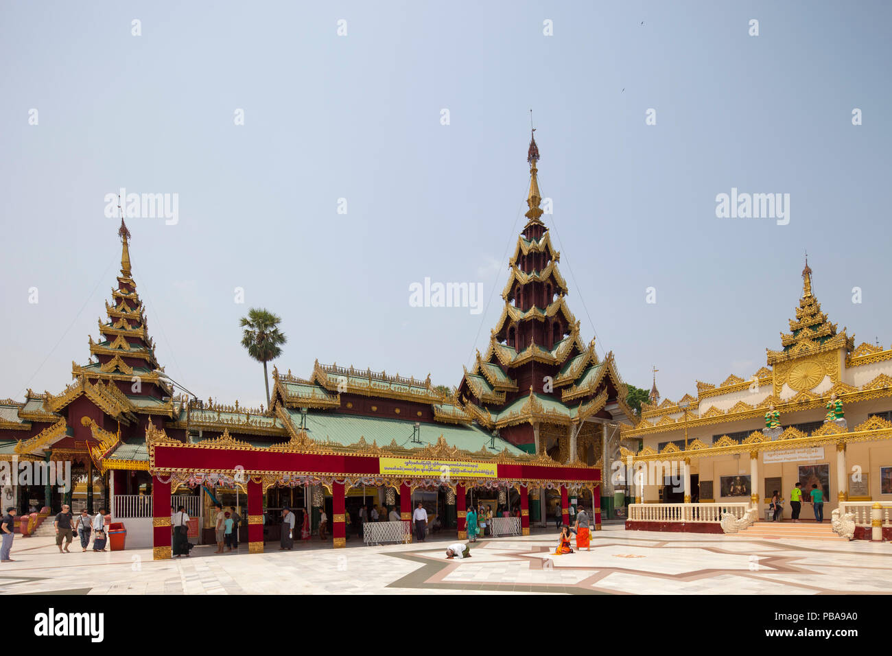Temples inside the Shwedagon pagoda, Yangon, Myanmar, Asia Stock Photo ...