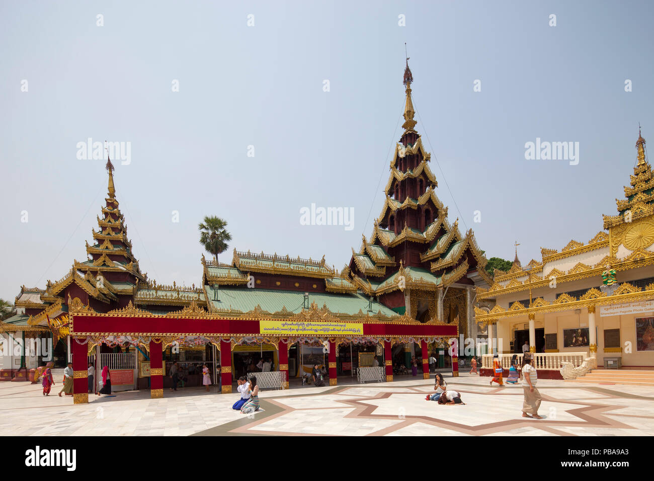 Temples inside the Shwedagon pagoda, Yangon, Myanmar, Asia Stock Photo ...