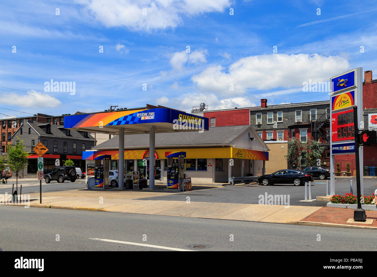 Convenience store hi-res stock photography and images - Alamy