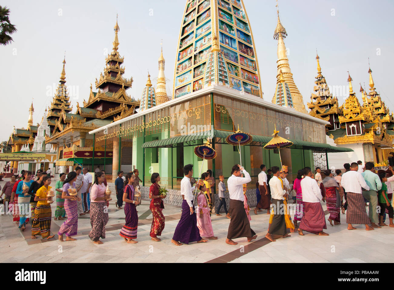 Burma rituals hi-res stock photography and images - Alamy