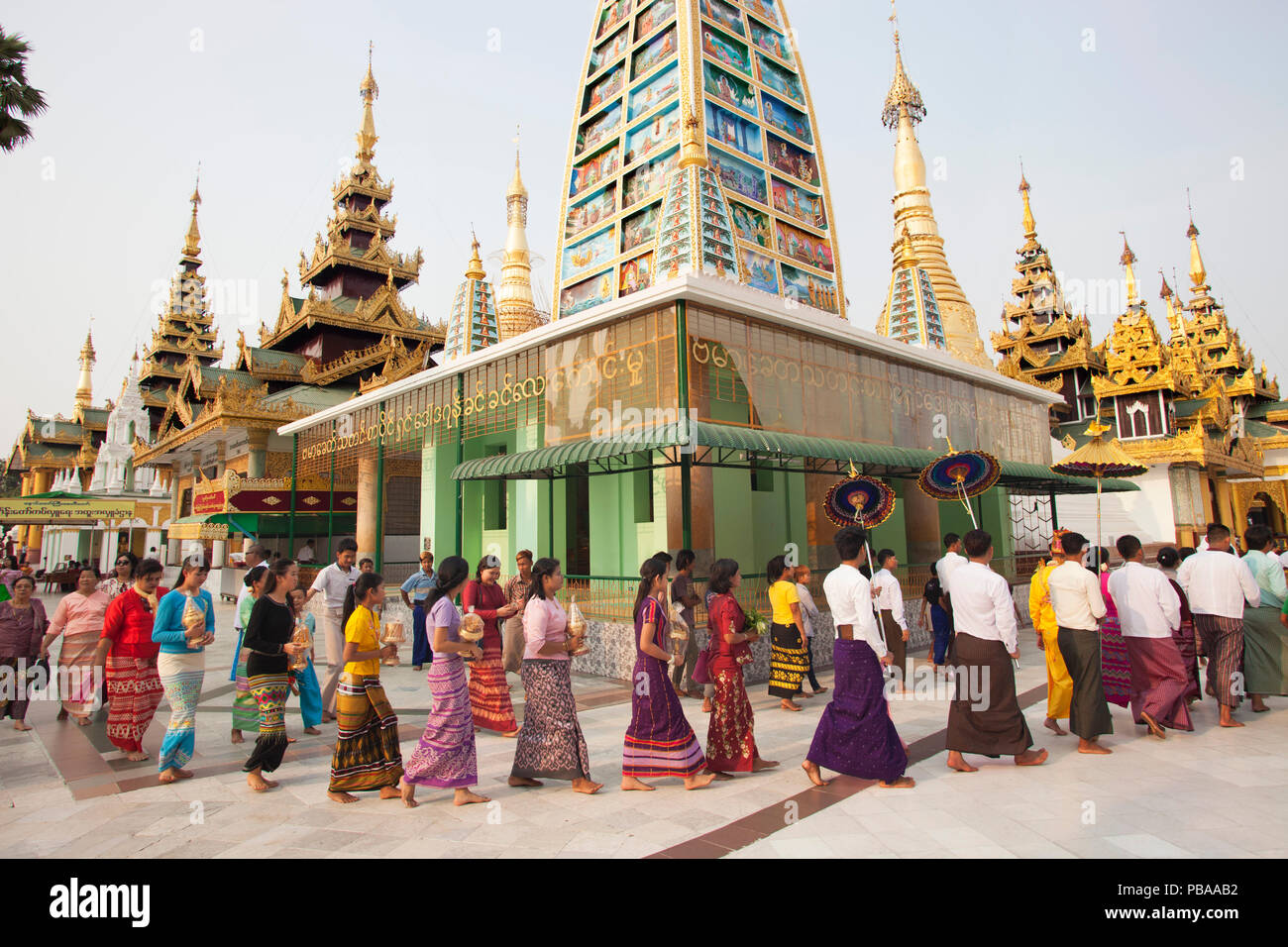 Burma rituals hi-res stock photography and images - Alamy